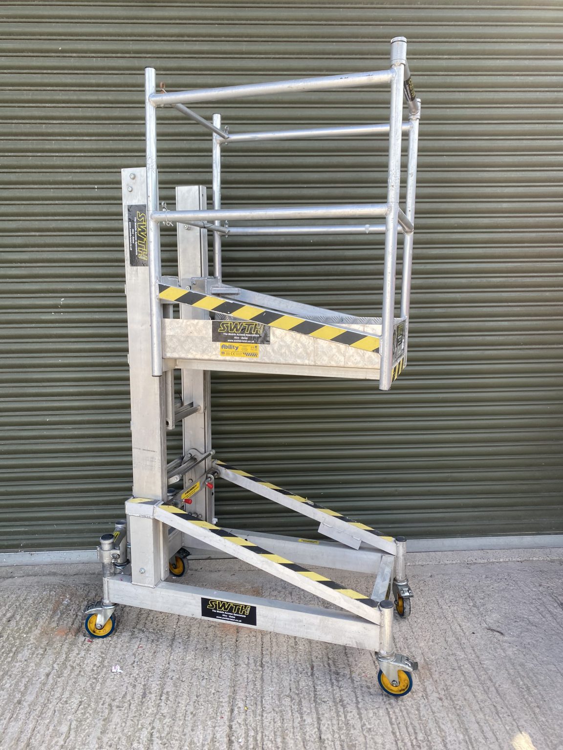 Desksurfer Access Platform Tower – SWTH Access